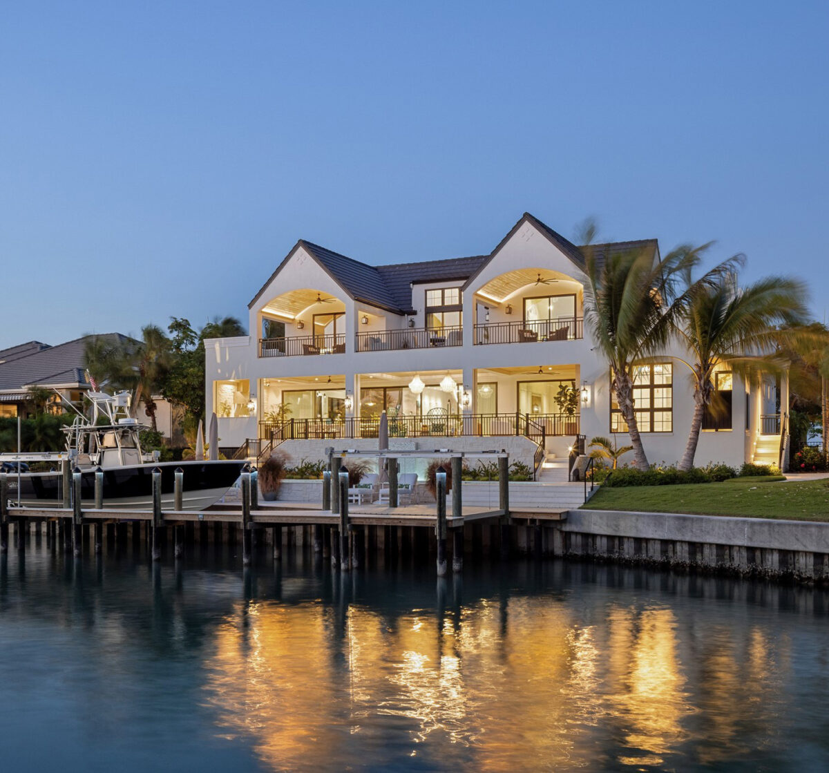 Modern Four Square Waterfront Residence | CMSA Architects